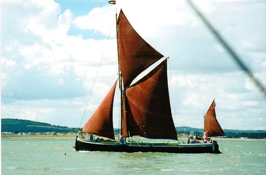 Thames Barge Racing – The Whitstable Barge Match – World Wide Walkies