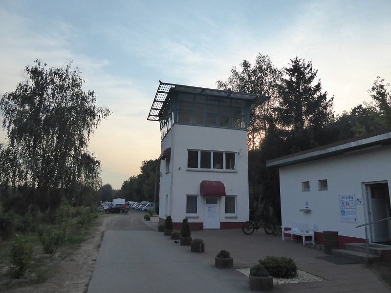 campsite_watchtower_berlin – World Wide Walkies