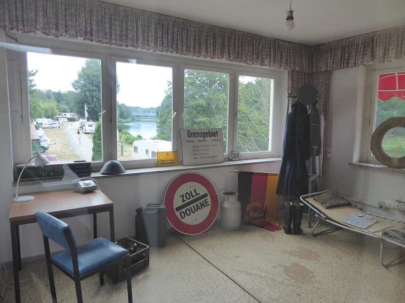 inside_watchtower_berlin – World Wide Walkies