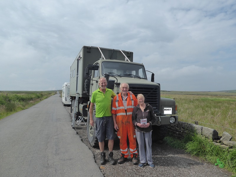 ian_coates_with_the_beast – World Wide Walkies