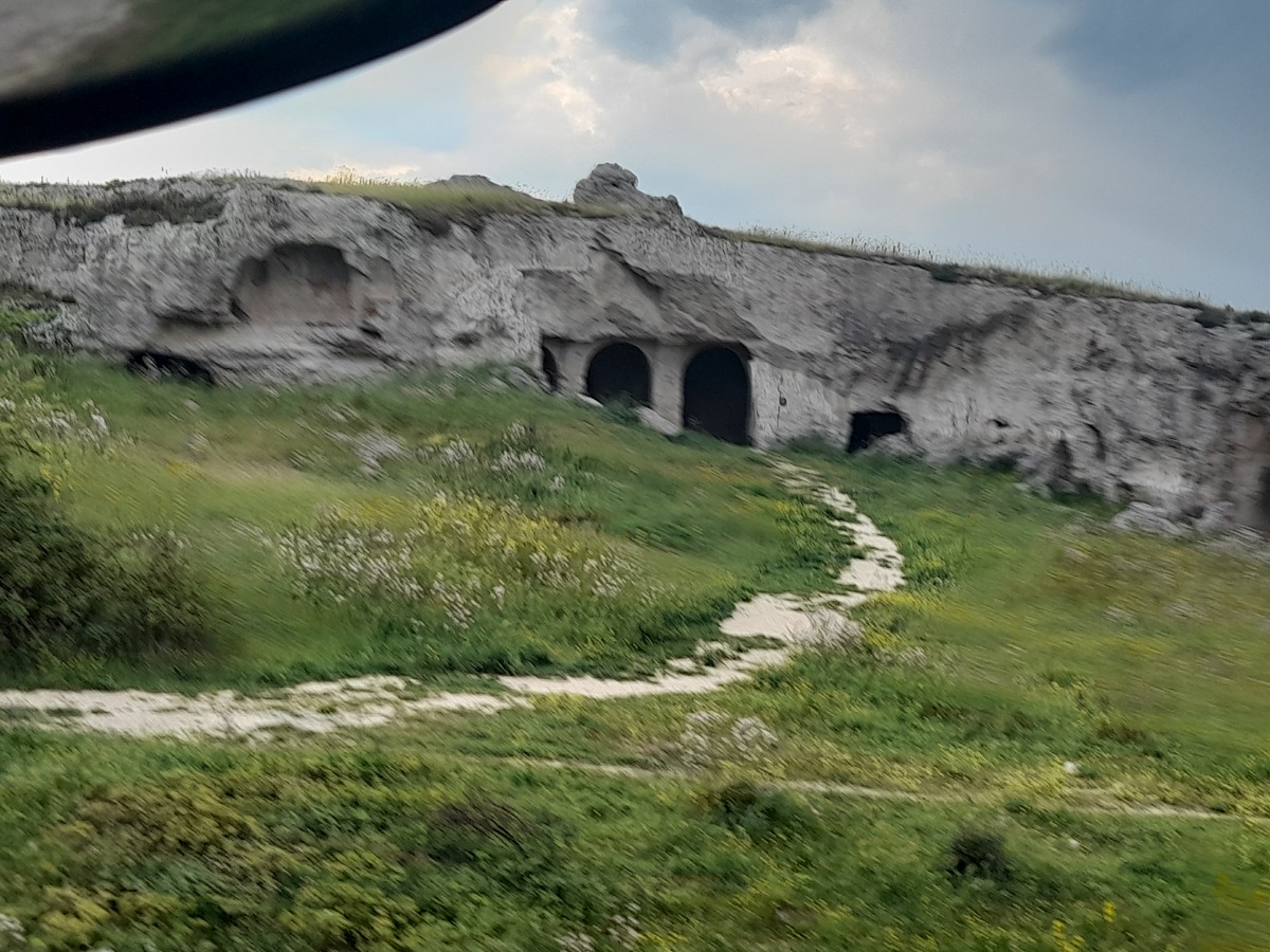 Magical Matera: Italy’s 9,000-Year-Old Cave City – World Wide Walkies