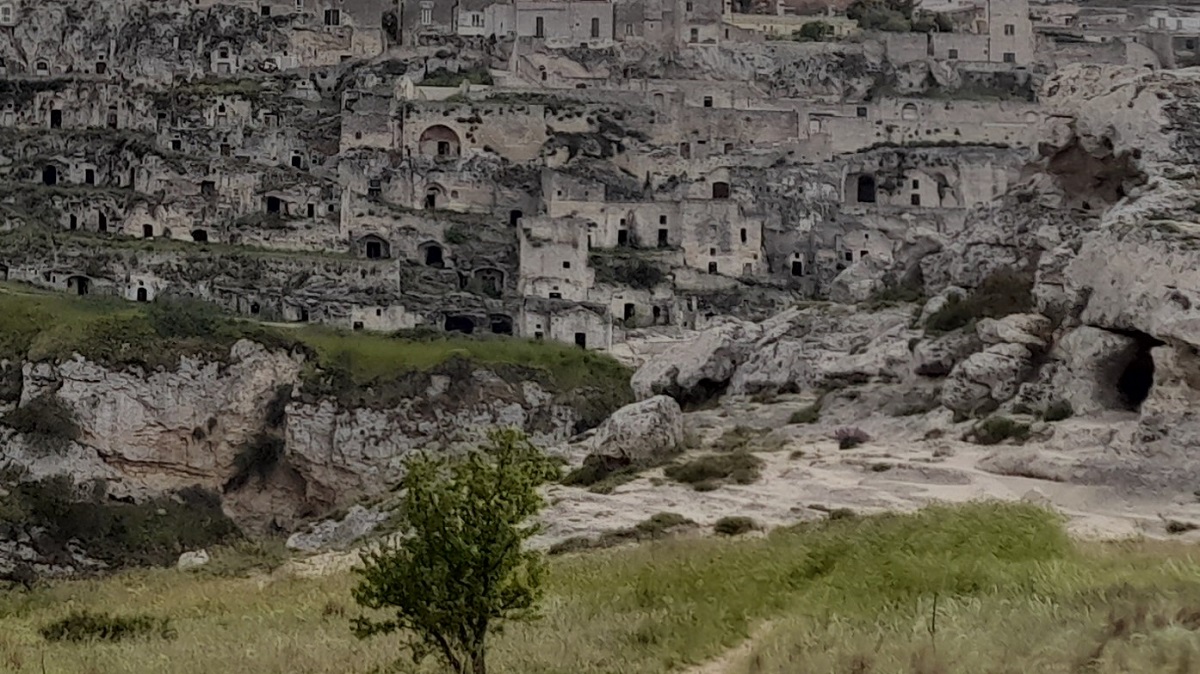 Magical Matera: Italy’s 9,000-Year-Old Cave City – World Wide Walkies