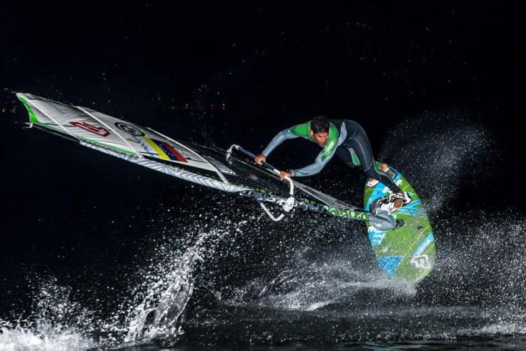 Ladies Who Launch – My First Ever Windsurf Race – World Wide Walkies